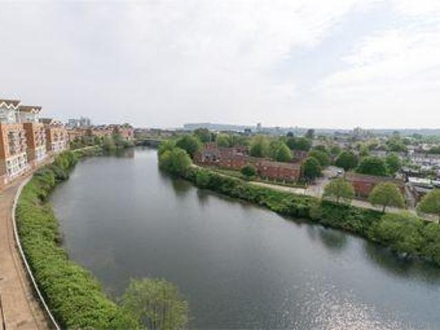 2 Bedrooms Flat for sale in Hansen Court, Marseille House, Century Wharf, Cardiff CF10