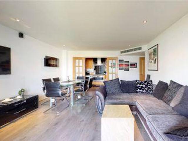 2 Bedrooms Flat for sale in Harbour Reach, The Boulevard, London SW6