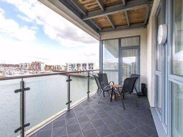 2 Bedrooms Flat for sale in Harbour Road, Portishead, North Somerset BS20