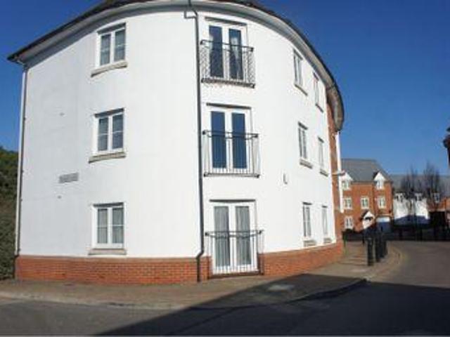 2 Bedrooms Flat for sale in Harberd Tye, Chelmsford CM2