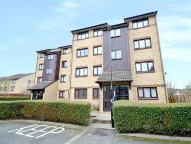 2 Bedrooms Flat for sale in Hardcastle Close, Croydon CR0
