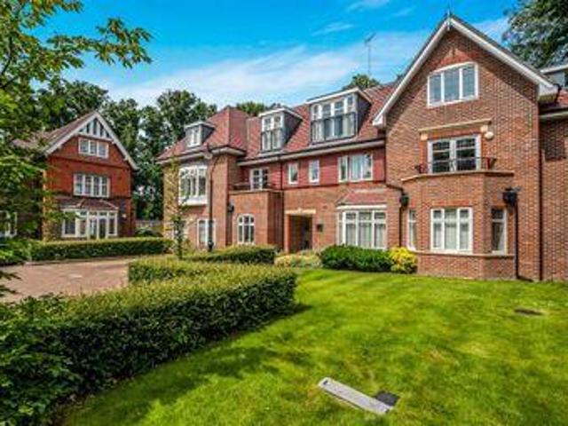 2 Bedrooms Flat for sale in Harmonia Court, Nascot Wood Road, Watford, Hertfordshire WD17