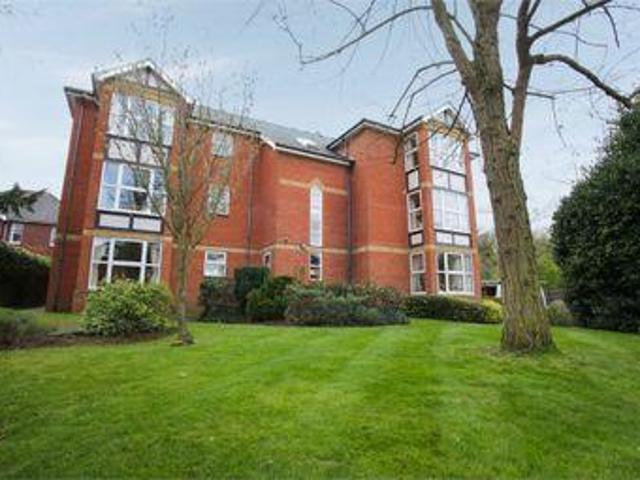 2 Bedrooms Flat for sale in Harrison Close, Hitchin, Hertfordshire SG4