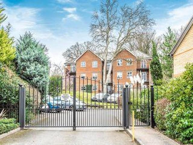 2 Bedrooms Flat for sale in Harrison Close, Hitchin SG4