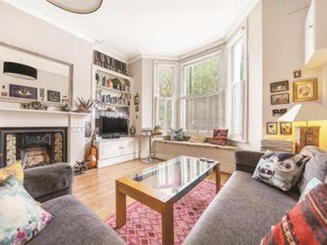 2 Bedrooms Flat for sale in Harwood Road, London SW6