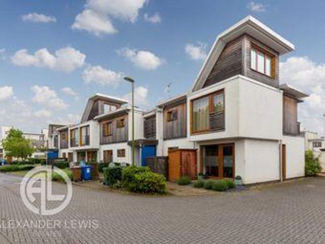 2 Bedrooms Flat for sale in Hartington Place, Letchworth SG6