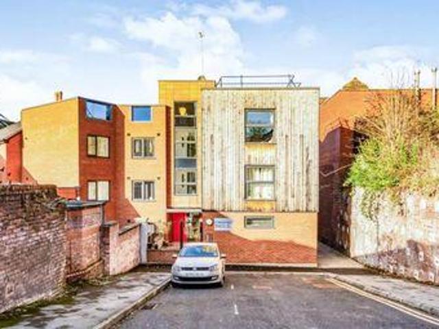 2 Bedrooms Flat for sale in Harvey Street, Great Underbank, Stockport, Cheshire SK1