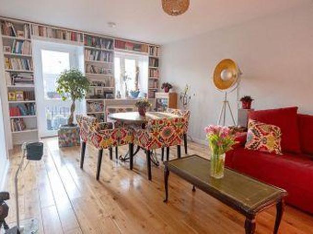 2 Bedrooms Flat for sale in Hearnshaw Street, London E14