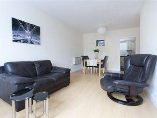 2 Bedrooms Flat for sale in Heathcliffe Court, Bruntcliffe Road, Morley, Leeds LS27