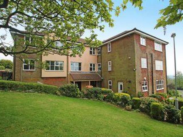2 Bedrooms Flat for sale in Heatherfield, Bolton BL1
