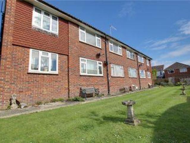 2 Bedrooms Flat for sale in Henley Court, Chancton Close, West Worthing, West Sussex BN11