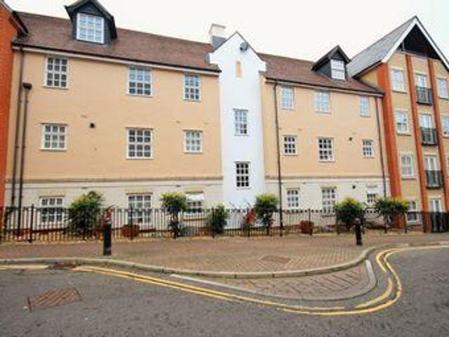 2 Bedrooms Flat for sale in Henry Laver Court, Colchester CO3