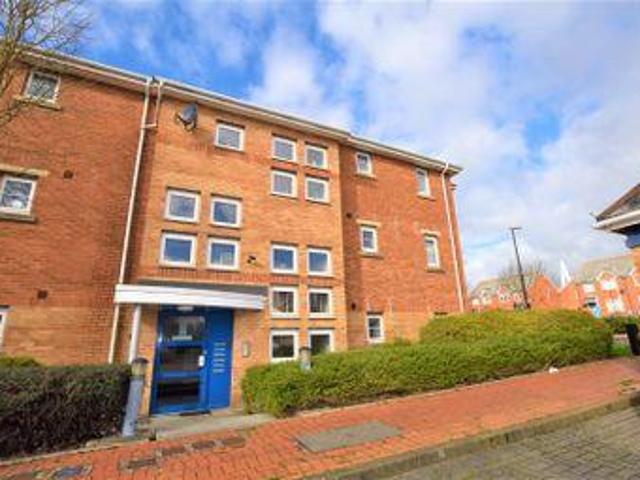 2 Bedrooms Flat for sale in Heol Cilffrydd, Barry CF63