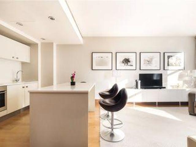 2 Bedrooms Flat for sale in Hereford Road, London W2