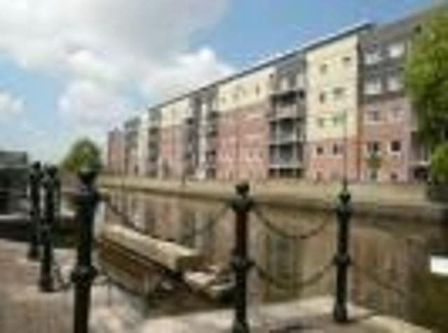 2 Bedrooms Flat for sale in Heritage Way, Wigan WN3