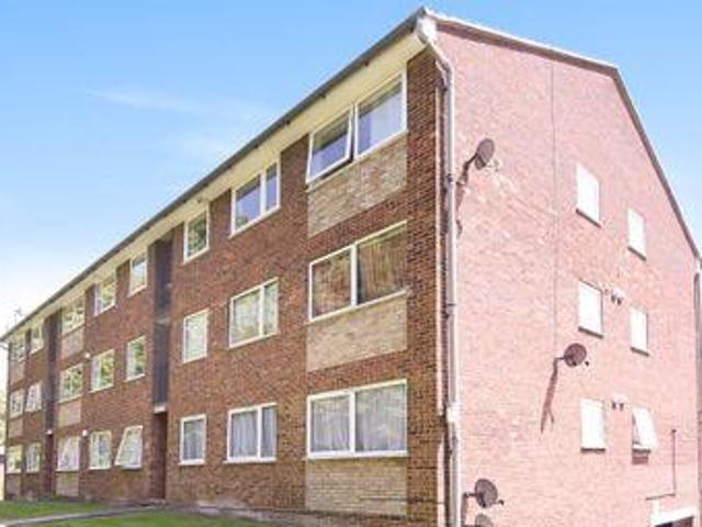 2 Bedrooms Flat for sale in High Wycombe, Buckinghamshire HP13