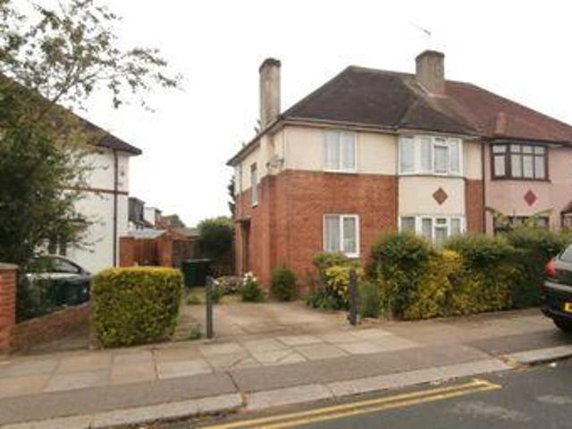 2 Bedrooms Flat for sale in High Road N12, North Finchley