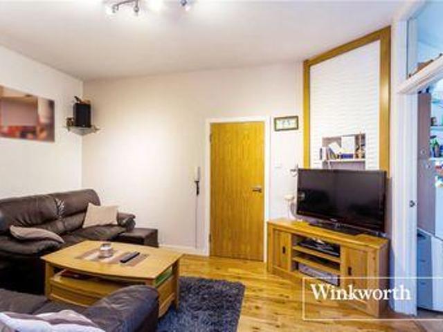 2 Bedrooms Flat for sale in High Road, North Finchley, London N12
