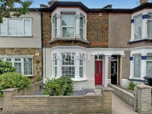 2 Bedrooms Flat for sale in High Street, Enfield EN3