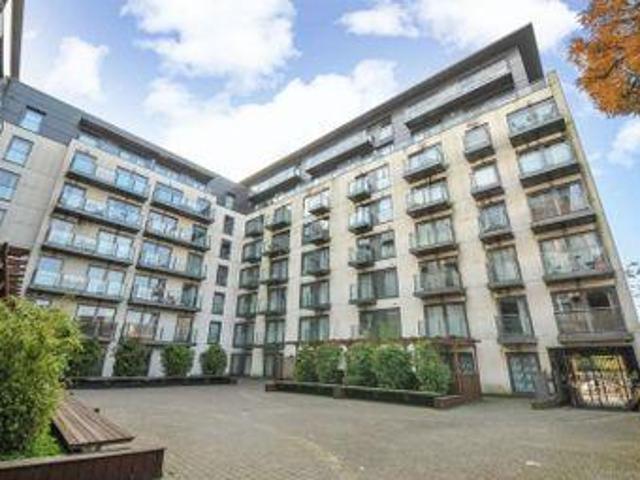 2 Bedrooms Flat for sale in High Street, Slough SL1