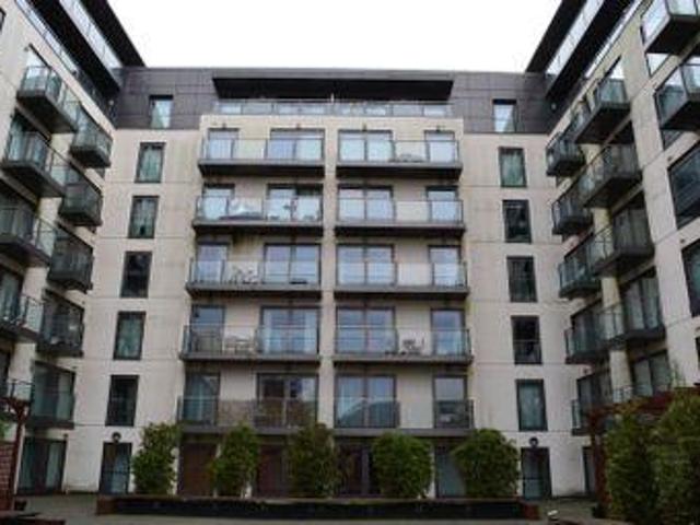 2 Bedrooms Flat for sale in High Street, Slough SL1