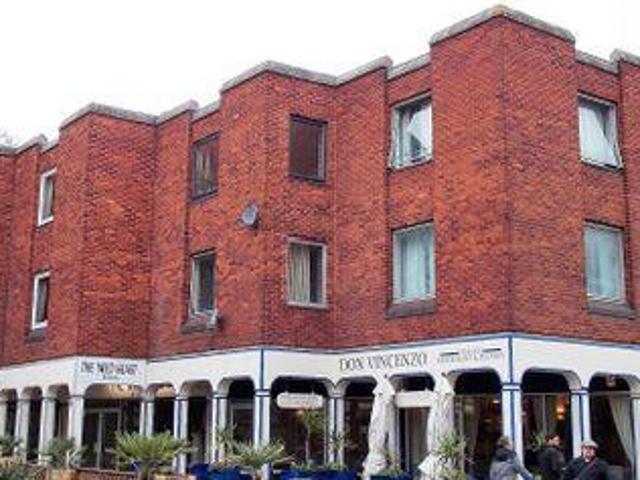 2 Bedrooms Flat for sale in High Street, Rochester ME1