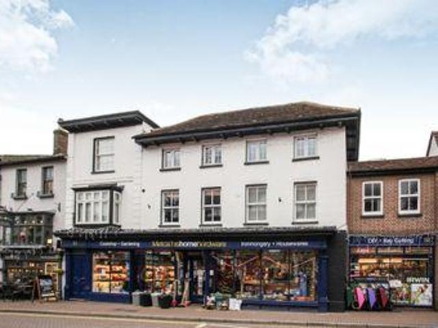 2 Bedrooms Flat for sale in High Street, Tring HP23