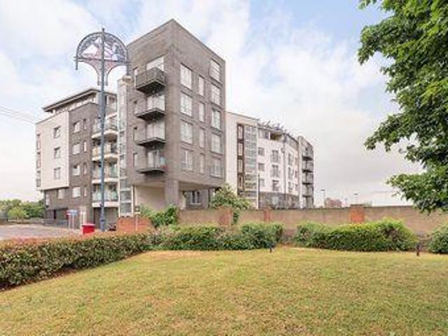 2 Bedrooms Flat for sale in Highbridge Road, Barking IG11