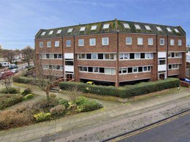 2 Bedrooms Flat for sale in Highfield Court, Station Road, Herne Bay, Kent CT6