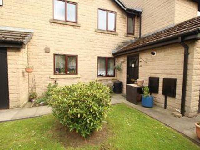 2 Bedrooms Flat for sale in Highfield Gardens, Hollingworth, Hyde SK14