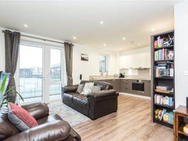 2 Bedrooms Flat for sale in Hildas Court, 8 Hayling Way, Edgware HA8
