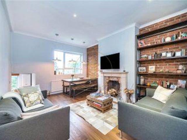 2 Bedrooms Flat for sale in Hilltop Road, West Hampstead, London NW6