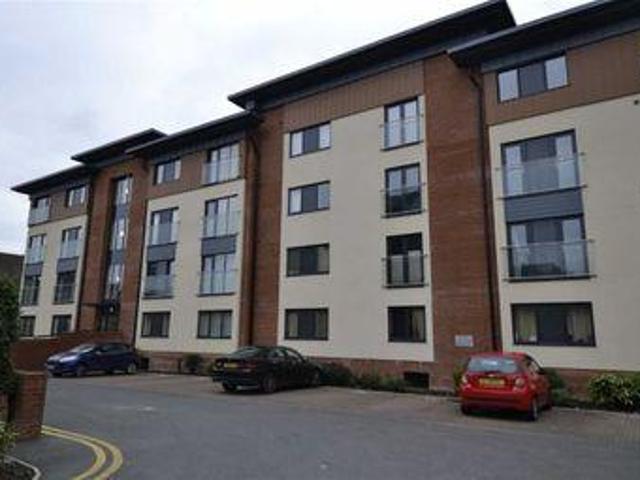 2 Bedrooms Flat for sale in Hillview Place, West Street, Newbury, Berkshire RG14