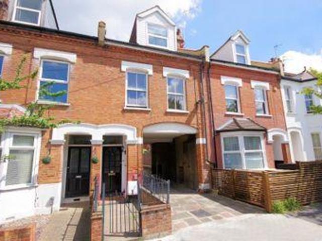 2 Bedrooms Flat for sale in Hutton Grove, North Finchley N12