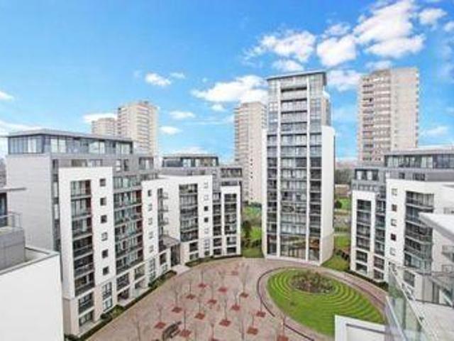 2 Bedrooms Flat for sale in Hyperion Tower, Pump House Crescent, Brentford, London TW8
