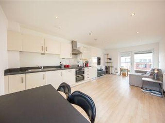 2 Bedrooms Flat for sale in Image Court, Maxwell Road, Romford RM7