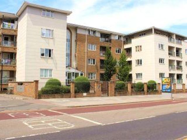 2 Bedrooms Flat for sale in Imperial Court, Empire Way, Wembley, Middlesex HA9