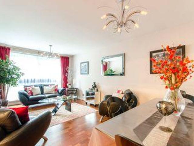 2 Bedrooms Flat for sale in Imperial Court, High Road, North Finchley, London N20