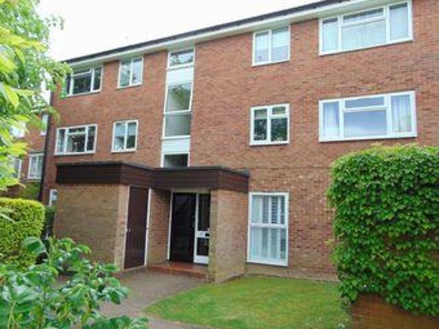 2 Bedrooms Flat for sale in Inglewood, Pixton Way, Croydon CR0