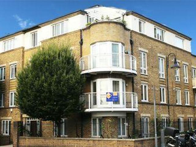 2 Bedrooms Flat for sale in Iceni Court, 74 Parnell Road, Bow E3