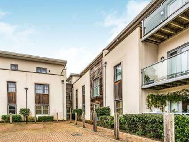 2 Bedrooms Flat for sale in Idsworth Court, Basingstoke RG24