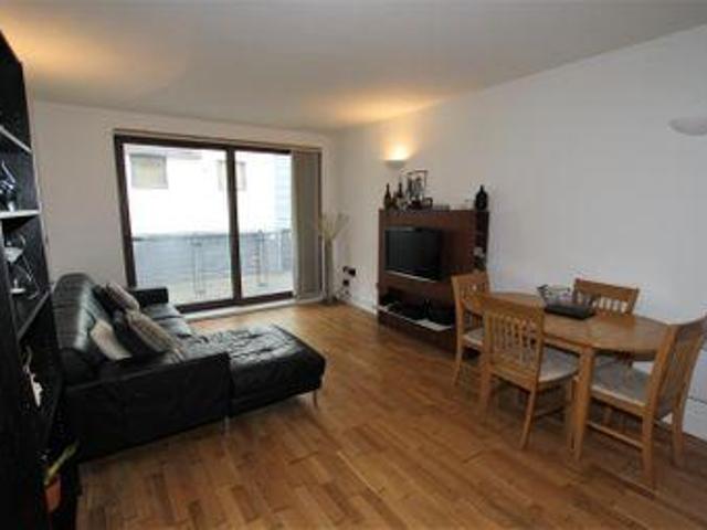 2 Bedrooms Flat for sale in Isaac Way, Manchester M4