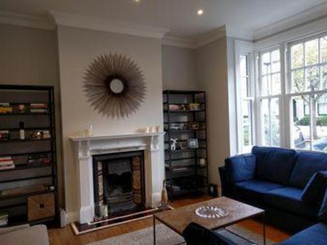 2 Bedrooms Flat for sale in Isis Street, London SW18