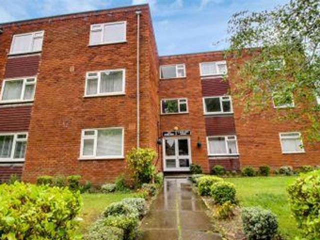 2 Bedrooms Flat for sale in Joanne Court, Queen Annes Gardens, Enfield EN1