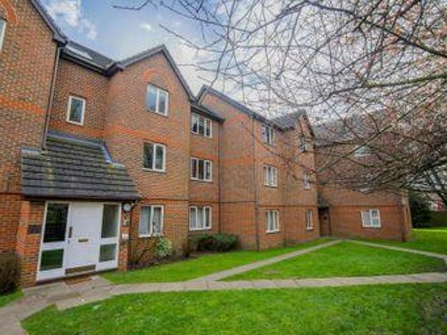 2 Bedrooms Flat for sale in John Austin Close, Kingston Upon Thames KT2