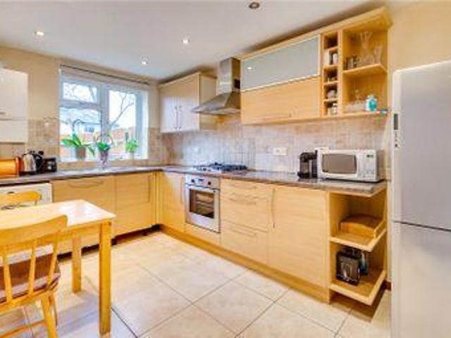 2 Bedrooms Flat for sale in John Clynes Court, Woodborough Road, London SW15