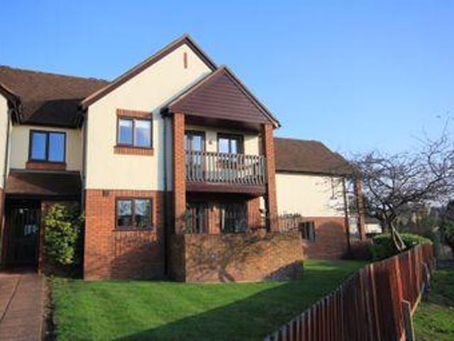 2 Bedrooms Flat for sale in Jasmine Crescent, Princes Risborough HP27