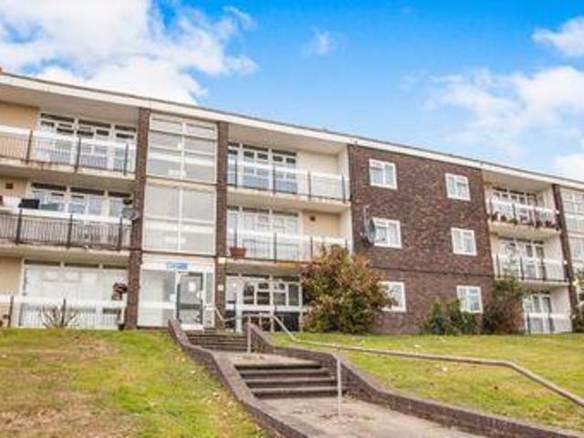 2 Bedrooms Flat for sale in Jesuit Close, Canterbury, Kent, United Kingdom CT2