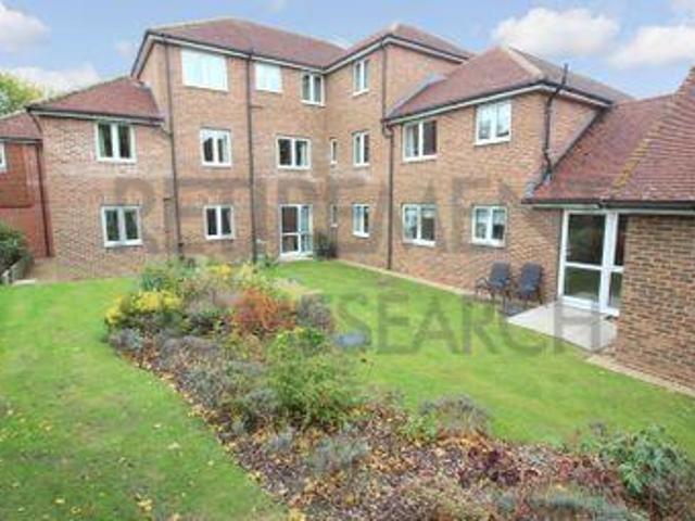 2 Bedrooms Flat for sale in Jubilee Court Billingshurst, Billingshurst RH14