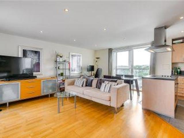 2 Bedrooms Flat for sale in Omega Building, Smugglers Way, London SW18